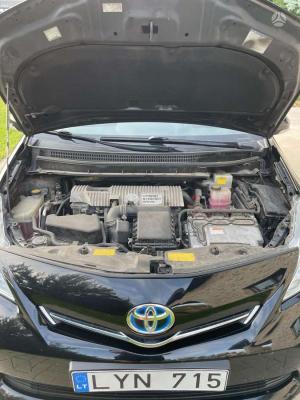 Black Toyota Prius 2014 in Kaunas, with an engine capacity of 1.80 L and mileage of 336 thousand km for 7800 €, photo 10 on AUTOMOTO.COM.LV