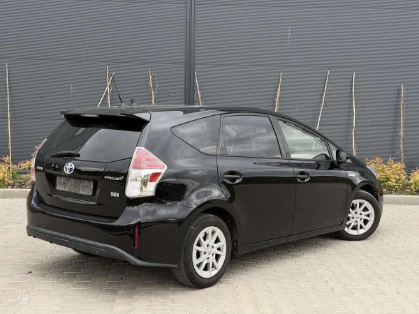 Melns Toyota Prius 2016 Viļņa, ar dzinēja tilpumu 1.80 L un nobraukumu 320 tūkst. km par 10100 €, foto 4 vietnē AUTOMOTO.COM.LV