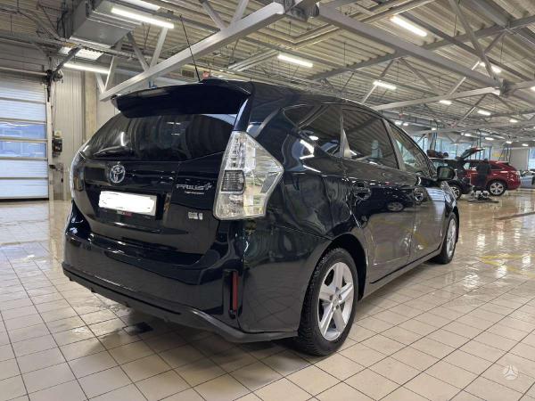 Black Toyota Prius 2017 in Vilnius, with an engine capacity of 1.80 L and mileage of 320 thousand km for 11200 €, photo 7 on AUTOMOTO.COM.LV