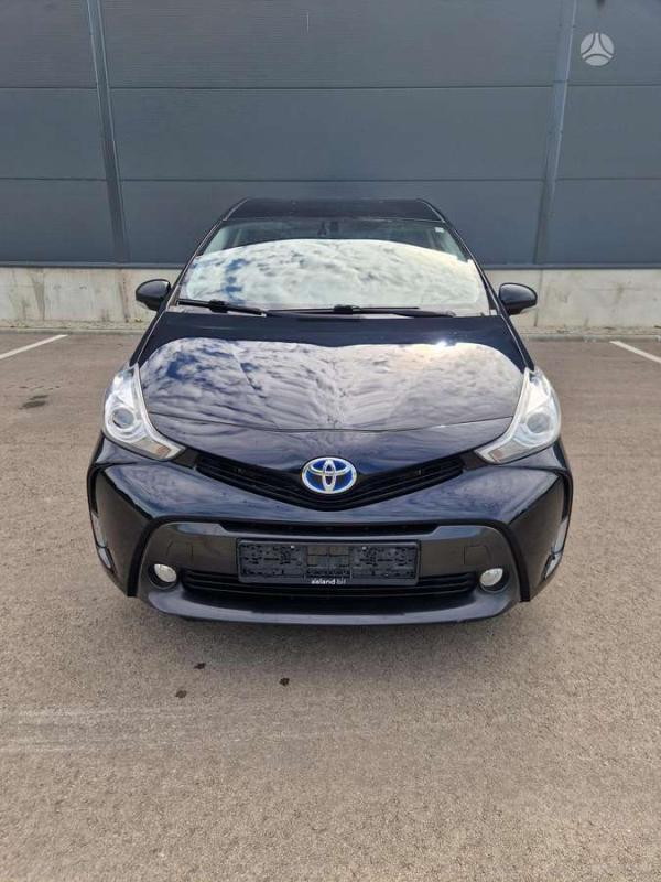 Melns Toyota Prius 2017 Telšiai, ar dzinēja tilpumu 1.80 L un nobraukumu 285 tūkst. km par 12500 €, foto 3 vietnē AUTOMOTO.COM.LV