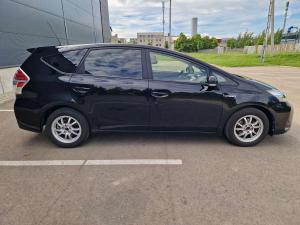 Black Toyota Prius 2017 in Telschi, with an engine capacity of 1.80 L and mileage of 285 thousand km for 12500 €, photo 5 on AUTOMOTO.COM.LV