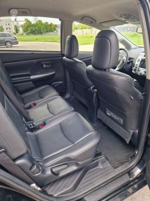 Black Toyota Prius 2017 in Telschi, with an engine capacity of 1.80 L and mileage of 285 thousand km for 12500 €, photo 16 on AUTOMOTO.COM.LV