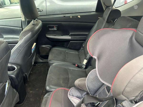 Melns Toyota Prius 2017 Viļņa, ar dzinēja tilpumu 1.80 L un nobraukumu 211 tūkst. km par 8700 €, foto 5 vietnē AUTOMOTO.COM.LV