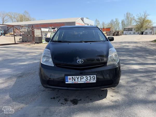 Black Toyota Prius 2006 in Kaunas, with an engine capacity of 1.50 L and mileage of 300 thousand km for 2700 €, photo 5 on AUTOMOTO.COM.LV