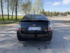 Melns Toyota Prius 2006 Kauņa, ar dzinēja tilpumu 1.50 L un nobraukumu 300 tūkst. km par 2700 €, foto 8 vietnē AUTOMOTO.COM.LV