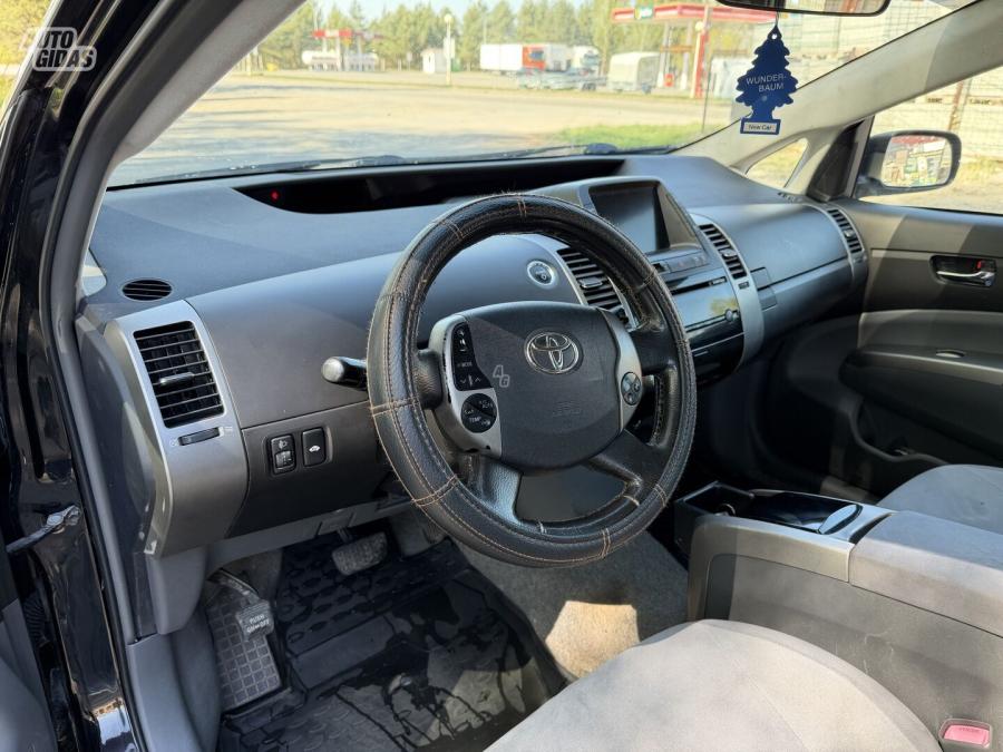 Melns Toyota Prius 2006 Kauņa, ar dzinēja tilpumu 1.50 L un nobraukumu 300 tūkst. km par 2700 €, foto 16 vietnē AUTOMOTO.COM.LV