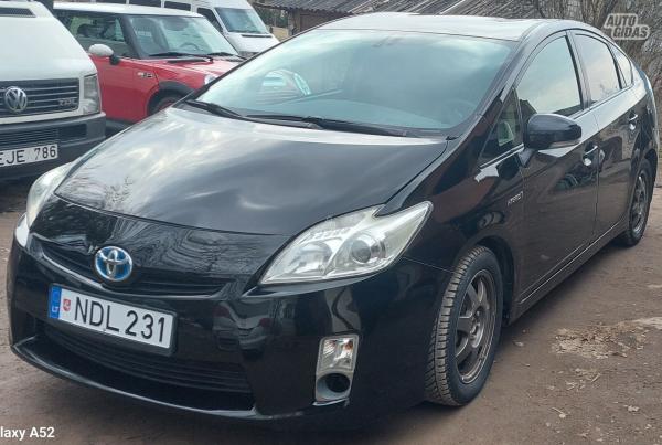 Melns Toyota Prius 2010 Viļņa, ar dzinēja tilpumu 1.80 L un nobraukumu 421 tūkst. km par 5500 €, foto 1 vietnē AUTOMOTO.COM.LV