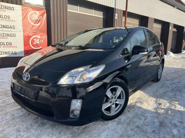 Melns Toyota Prius 2011 Šauļi, ar dzinēja tilpumu 1.80 L un nobraukumu 324 tūkst. km par 5750 €, foto 2 vietnē AUTOMOTO.COM.LV