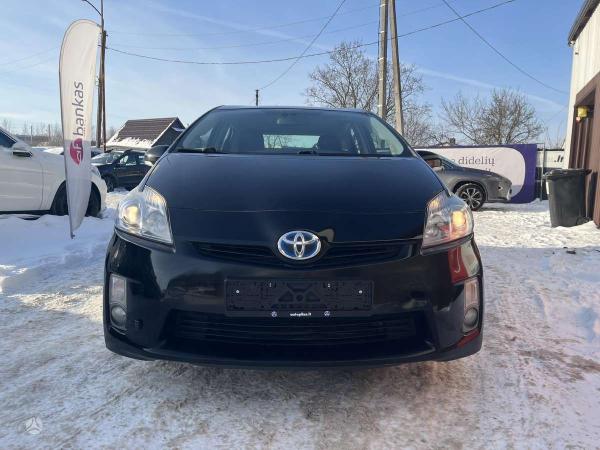 Melns Toyota Prius 2011 Šauļi, ar dzinēja tilpumu 1.80 L un nobraukumu 324 tūkst. km par 5750 €, foto 5 vietnē AUTOMOTO.COM.LV