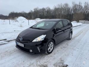 Black Toyota Prius 2014 in Kaunas, with an engine capacity of 1.80 L and mileage of 352 thousand km for 6100 €, photo  on AUTOMOTO.COM.LV