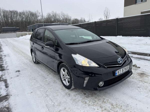 Black Toyota Prius 2014 in Kaunas, with an engine capacity of 1.80 L and mileage of 352 thousand km for 6100 €, photo 7 on AUTOMOTO.COM.LV