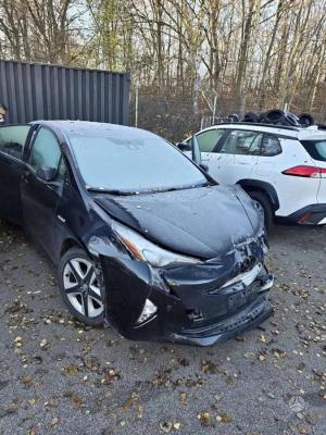 Black Toyota Prius 2016 in Telschi, with an engine capacity of 1.80 L and mileage of 163 thousand km for 5500 €, photo  on AUTOMOTO.COM.LV