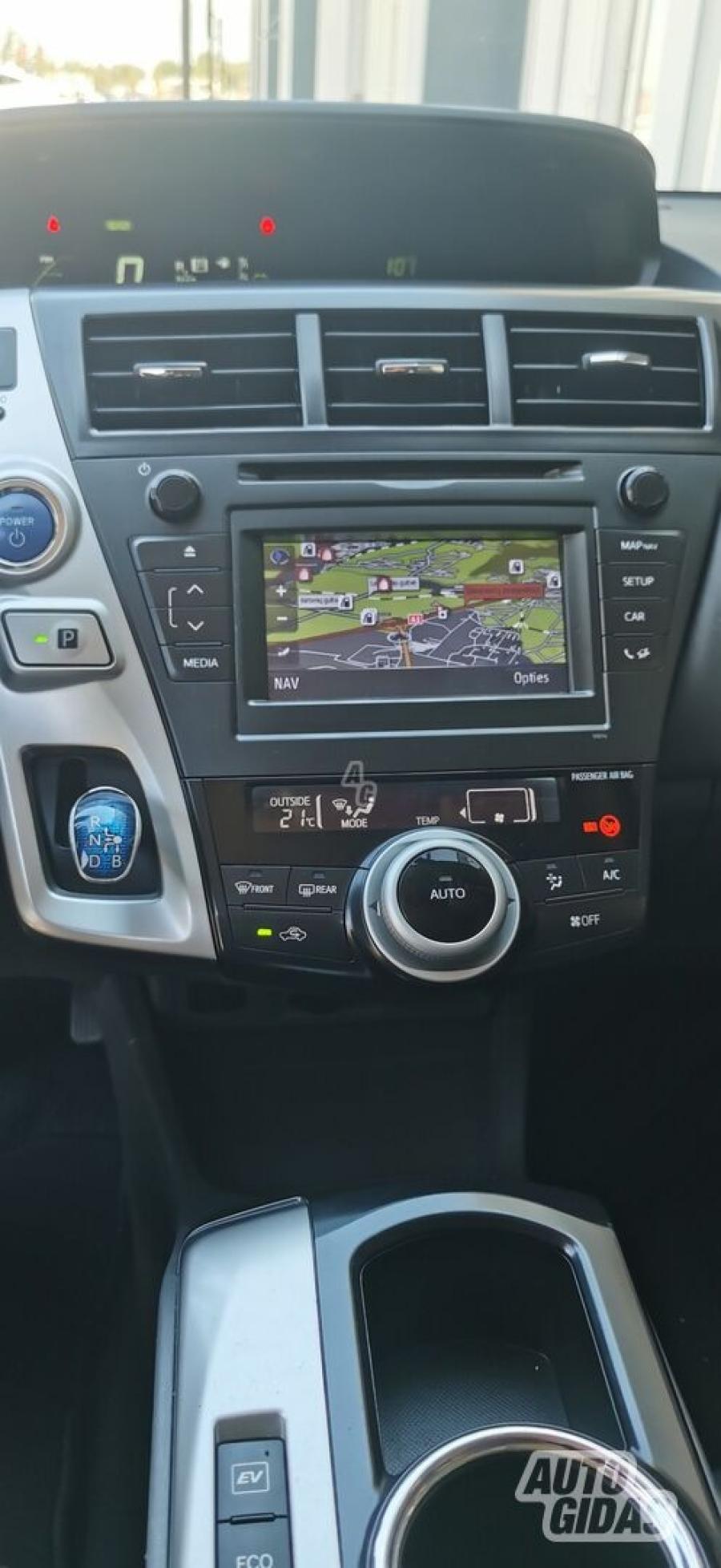 Melns Toyota Prius 2012 Viļņa, ar dzinēja tilpumu 1.80 L un nobraukumu 230 tūkst. km par 10950 €, foto 4 vietnē AUTOMOTO.COM.LV