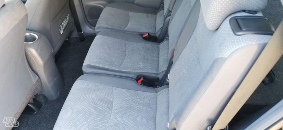 Melns Toyota Prius 2012 Viļņa, ar dzinēja tilpumu 1.80 L un nobraukumu 230 tūkst. km par 10950 €, foto 7 vietnē AUTOMOTO.COM.LV