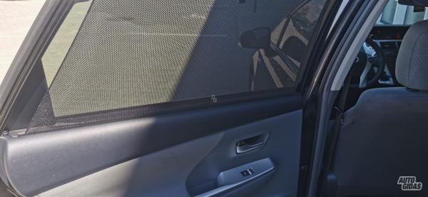 Black Toyota Prius 2012 in Vilnius, with an engine capacity of 1.80 L and mileage of 230 thousand km for 10950 €, photo 7 on AUTOMOTO.COM.LV
