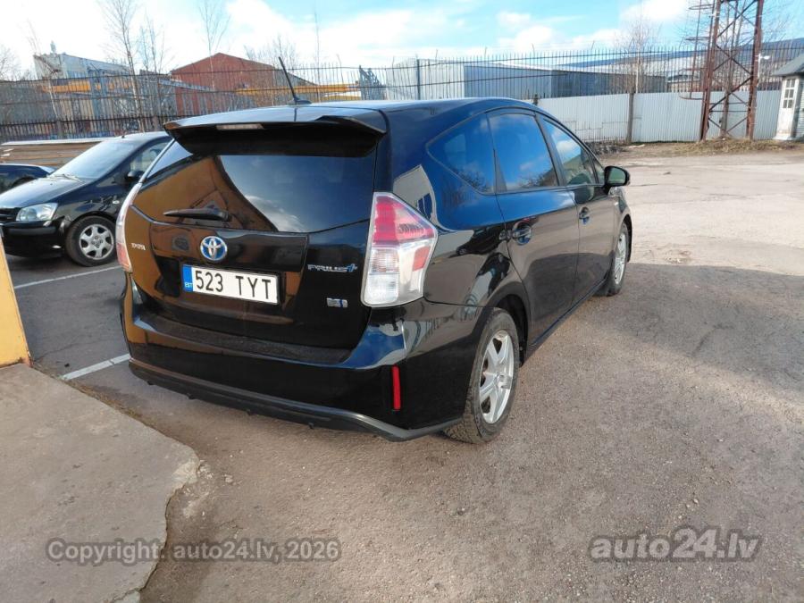 Melns Toyota Prius 2016 Tallina, ar dzinēja tilpumu 1.80 L un nobraukumu 305 tūkst. km par 7000 €, foto 4 vietnē AUTOMOTO.COM.LV