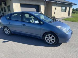 Blue Toyota Prius 2004 in Siauliai, with an engine capacity of 1.50 L and mileage of 300 thousand km for 900 €, photo  on AUTOMOTO.COM.LV