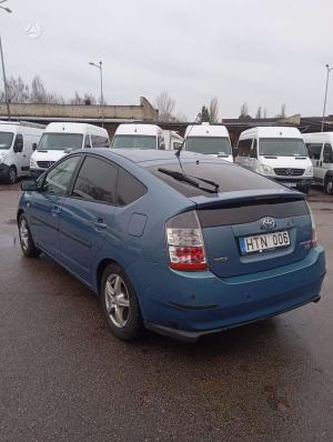 Blue Toyota Prius 2004 in Klaipeda, with an engine capacity of 1.50 L and mileage of 300 thousand km for 2950 €, photo 4 on AUTOMOTO.COM.LV