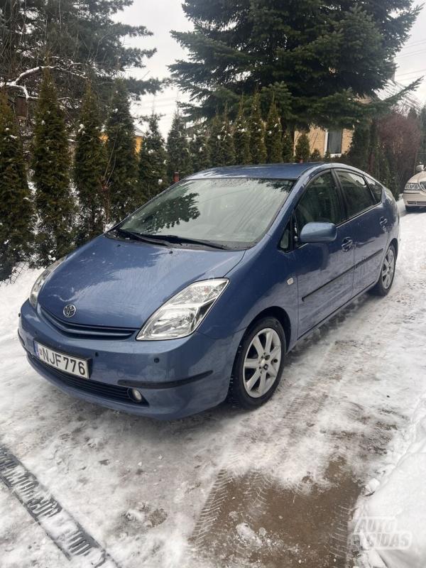 Blue Toyota Prius 2005 in Kaunas, with an engine capacity of 1.50 L and mileage of 102 thousand km for 3750 €, photo 1 on AUTOMOTO.COM.LV