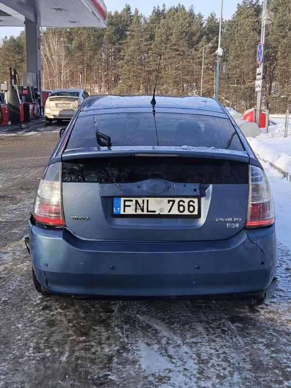 Zils Toyota Prius 2005 Viļņa, ar dzinēja tilpumu 0.00 L un nobraukumu 600 tūkst. km par 1800 €, foto 6 vietnē AUTOMOTO.COM.LV