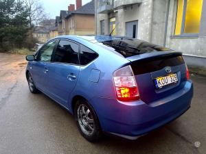 Blue Toyota Prius 2005 in Siauliai, with an engine capacity of 1.50 L and mileage of 275 thousand km for 3350 €, photo  on AUTOMOTO.COM.LV