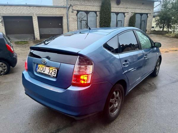 Zils Toyota Prius 2005 Šauļi, ar dzinēja tilpumu 1.50 L un nobraukumu 275 tūkst. km par 3350 €, foto 2 vietnē AUTOMOTO.COM.LV