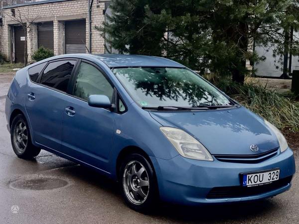 Zils Toyota Prius 2005 Šauļi, ar dzinēja tilpumu 1.50 L un nobraukumu 275 tūkst. km par 3350 €, foto 4 vietnē AUTOMOTO.COM.LV