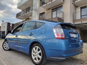 Zils Toyota Prius 2005 Viļņa, ar dzinēja tilpumu 1.50 L un nobraukumu 330 tūkst. km par 2450 €, foto  vietnē AUTOMOTO.COM.LV