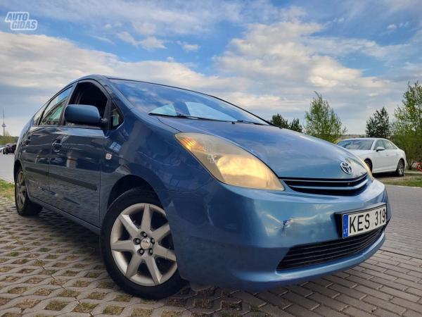 Blue Toyota Prius 2005 in Vilnius, with an engine capacity of 1.50 L and mileage of 330 thousand km for 2450 €, photo 9 on AUTOMOTO.COM.LV