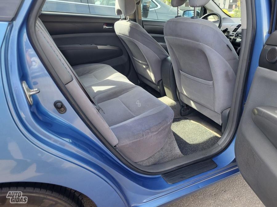 Zils Toyota Prius 2005 Viļņa, ar dzinēja tilpumu 1.50 L un nobraukumu 330 tūkst. km par 2450 €, foto 15 vietnē AUTOMOTO.COM.LV