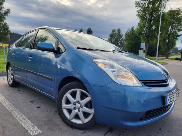 Zils Toyota Prius 2005 Viļņa, ar dzinēja tilpumu 1.50 L un nobraukumu 330 tūkst. km par 2650 €, foto 2 vietnē AUTOMOTO.COM.LV