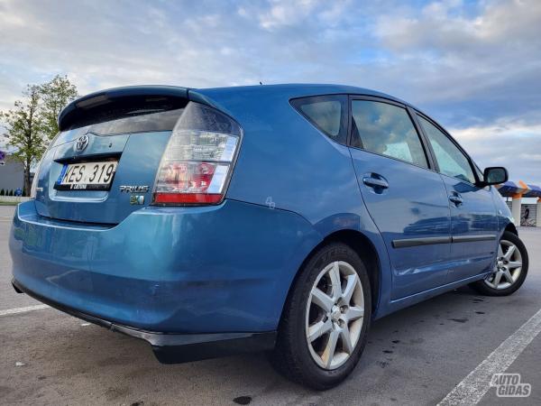 Zils Toyota Prius 2005 Viļņa, ar dzinēja tilpumu 1.50 L un nobraukumu 330 tūkst. km par 2650 €, foto 4 vietnē AUTOMOTO.COM.LV