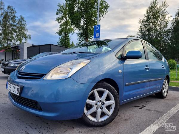 Zils Toyota Prius 2005 Viļņa, ar dzinēja tilpumu 1.50 L un nobraukumu 330 tūkst. km par 2650 €, foto 5 vietnē AUTOMOTO.COM.LV