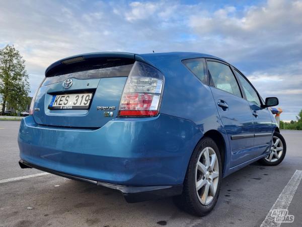 Zils Toyota Prius 2005 Viļņa, ar dzinēja tilpumu 1.50 L un nobraukumu 330 tūkst. km par 2650 €, foto 3 vietnē AUTOMOTO.COM.LV