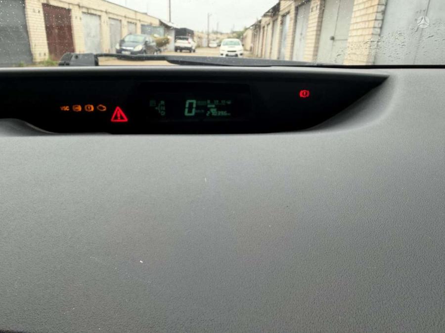 Zils Toyota Prius 2005 Šauļi, ar dzinēja tilpumu 1.50 L un nobraukumu 430 tūkst. km par 850 €, foto 13 vietnē AUTOMOTO.COM.LV