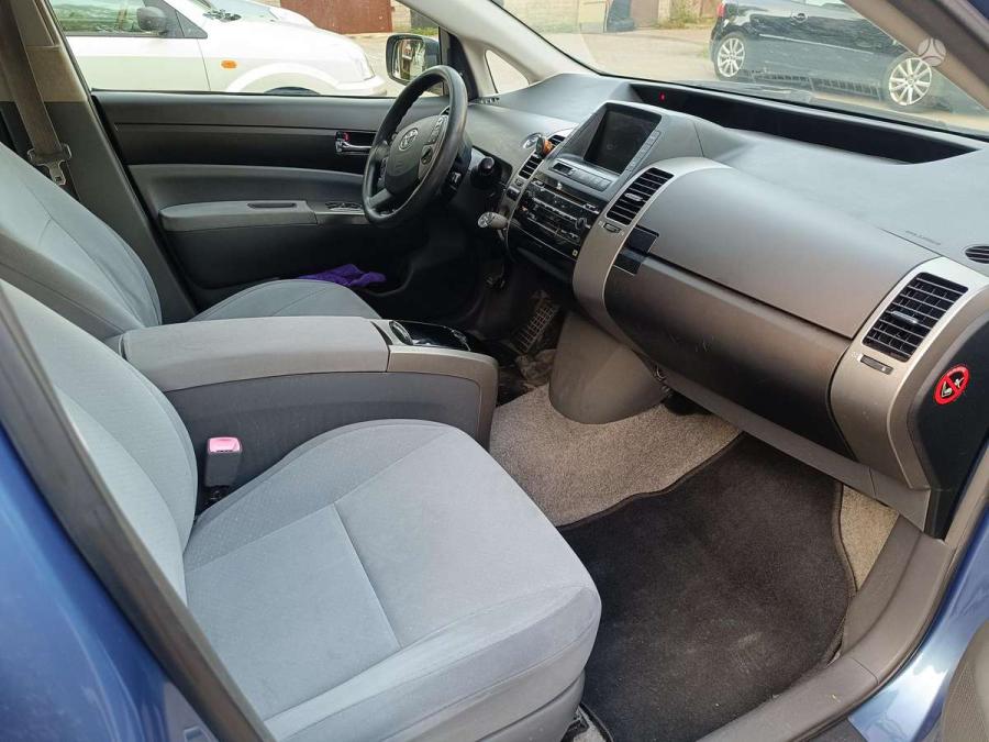 Zils Toyota Prius 2005 Klaipėda, ar dzinēja tilpumu 1.50 L un nobraukumu 200 tūkst. km par 4250 €, foto 8 vietnē AUTOMOTO.COM.LV