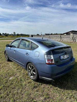 Blue Toyota Prius 2005 in Vilnius, with an engine capacity of 0.00 L and mileage of 333 thousand km for 2550 €, photo 6 on AUTOMOTO.COM.LV