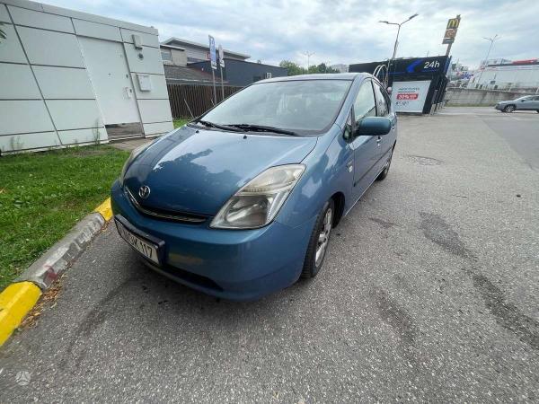 Zils Toyota Prius 2006 Viļņa, ar dzinēja tilpumu 1.50 L un nobraukumu 425 tūkst. km par 3100 €, foto 3 vietnē AUTOMOTO.COM.LV