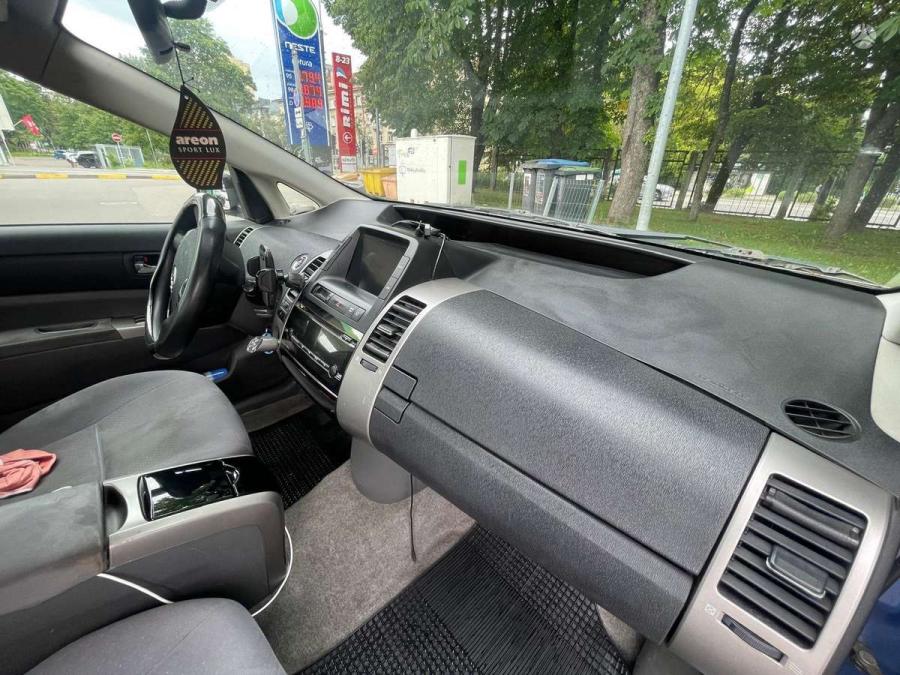 Синий Тойота Приус 2006 в Вильнюс, объемом двигателя 1.50 л и пробегом 425 тыс. км за 3100 €, фото 8 на AUTOMOTO.COM.LV