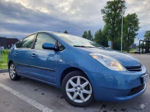 Zils Toyota Prius 2006 Viļņa, ar dzinēja tilpumu 1.50 L un nobraukumu 330 tūkst. km par 2650 €, foto  vietnē AUTOMOTO.COM.LV
