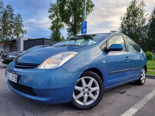 Blue Toyota Prius 2006 in Vilnius, with an engine capacity of 1.50 L and mileage of 330 thousand km for 2650 €, photo 10 on AUTOMOTO.COM.LV