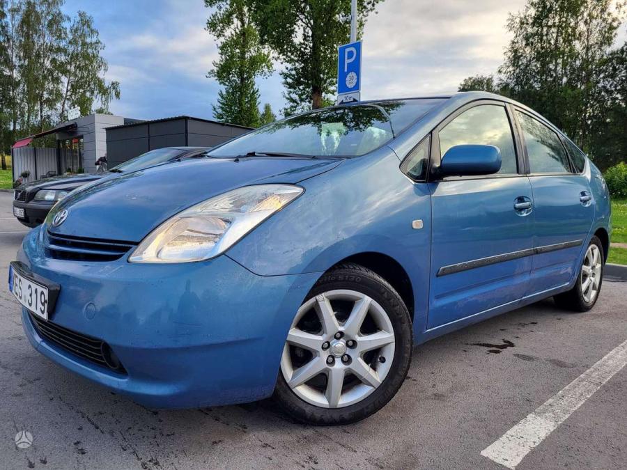 Blue Toyota Prius 2006 in Vilnius, with an engine capacity of 1.50 L and mileage of 330 thousand km for 2650 €, photo 11 on AUTOMOTO.COM.LV