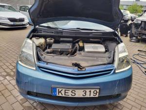 Blue Toyota Prius 2006 in Vilnius, with an engine capacity of 1.50 L and mileage of 330 thousand km for 2650 €, photo 12 on AUTOMOTO.COM.LV