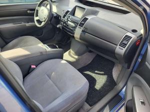 Blue Toyota Prius 2006 in Vilnius, with an engine capacity of 1.50 L and mileage of 330 thousand km for 2650 €, photo 19 on AUTOMOTO.COM.LV