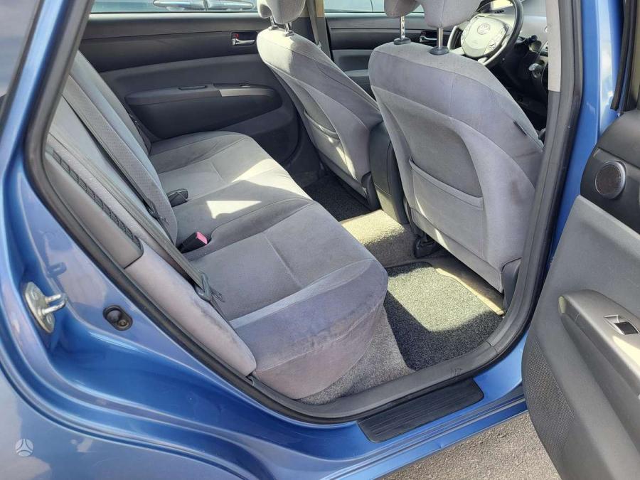 Blue Toyota Prius 2006 in Vilnius, with an engine capacity of 1.50 L and mileage of 330 thousand km for 2650 €, photo 21 on AUTOMOTO.COM.LV