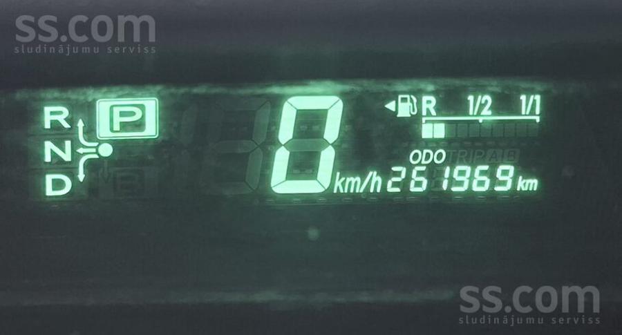 Zils Toyota Prius 2006 Rīga, ar dzinēja tilpumu 1.50 L un nobraukumu 262 tūkst. km par 3200 €, foto 9 vietnē AUTOMOTO.COM.LV