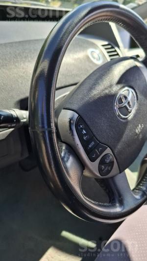 Zils Toyota Prius 2006 Rīga, ar dzinēja tilpumu 1.50 L un nobraukumu 262 tūkst. km par 3200 €, foto 13 vietnē AUTOMOTO.COM.LV