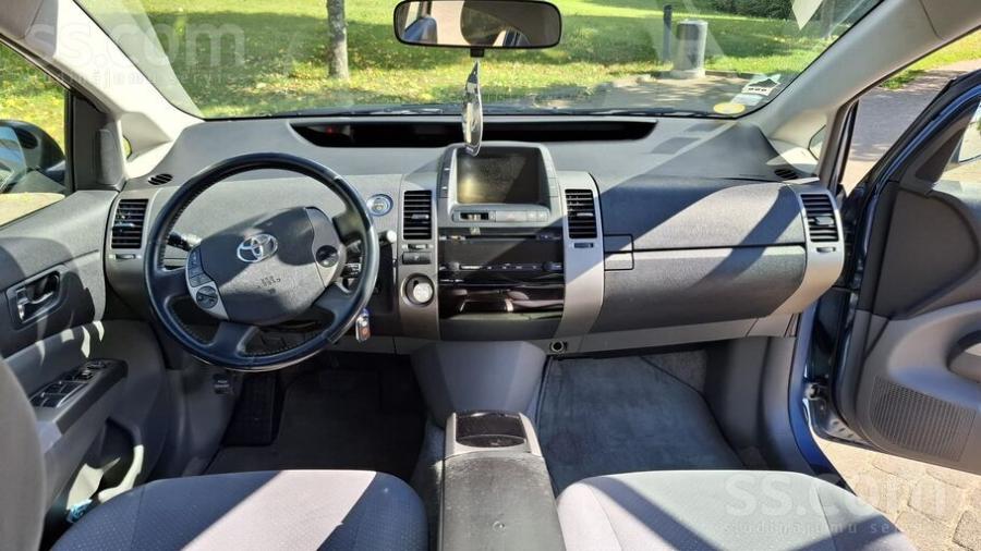 Zils Toyota Prius 2006 Rīga, ar dzinēja tilpumu 1.50 L un nobraukumu 262 tūkst. km par 3200 €, foto 16 vietnē AUTOMOTO.COM.LV