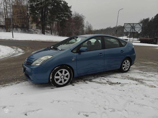 Blue Toyota Prius 2007 in Vilnius, with an engine capacity of 1.50 L and mileage of 272 thousand km for 4500 €, photo 1 on AUTOMOTO.COM.LV