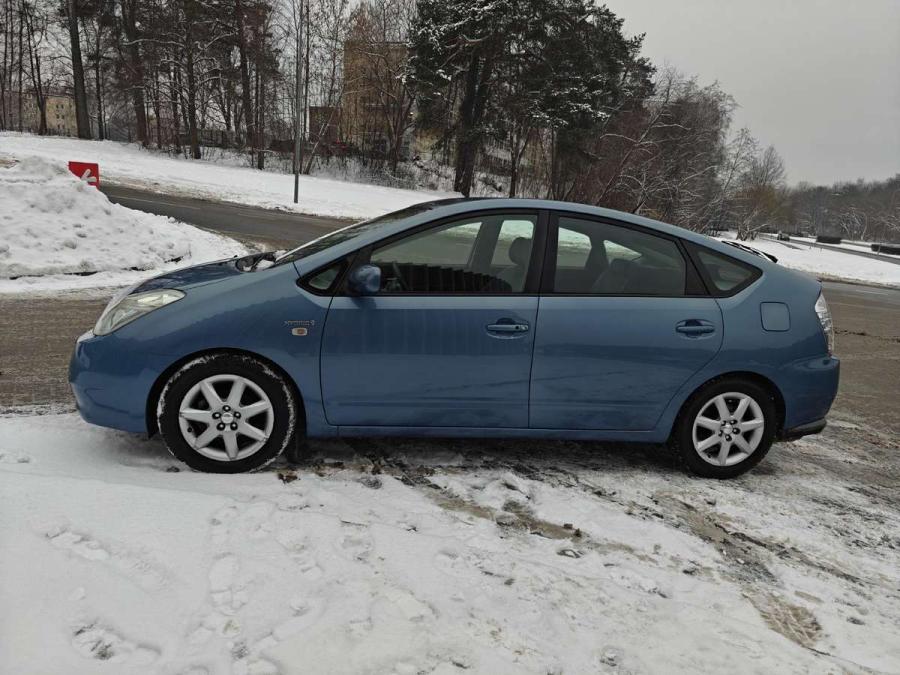Zils Toyota Prius 2007 Viļņa, ar dzinēja tilpumu 1.50 L un nobraukumu 272 tūkst. km par 4500 €, foto 2 vietnē AUTOMOTO.COM.LV
